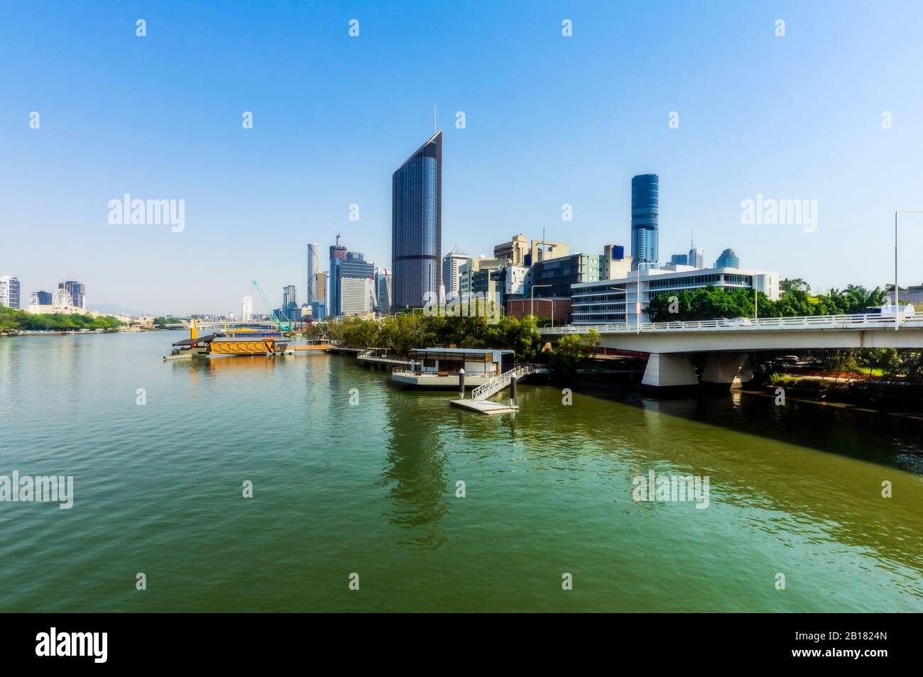 Australia, Brisbane, City skyline across Brisbane river Stock Photo - Alamy