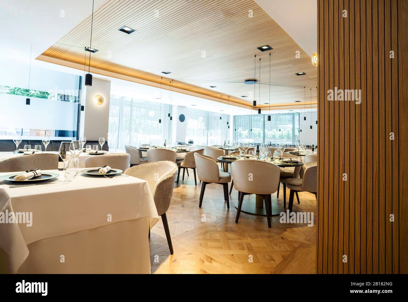Fancy restaurant interior view hi-res stock photography and images - Alamy