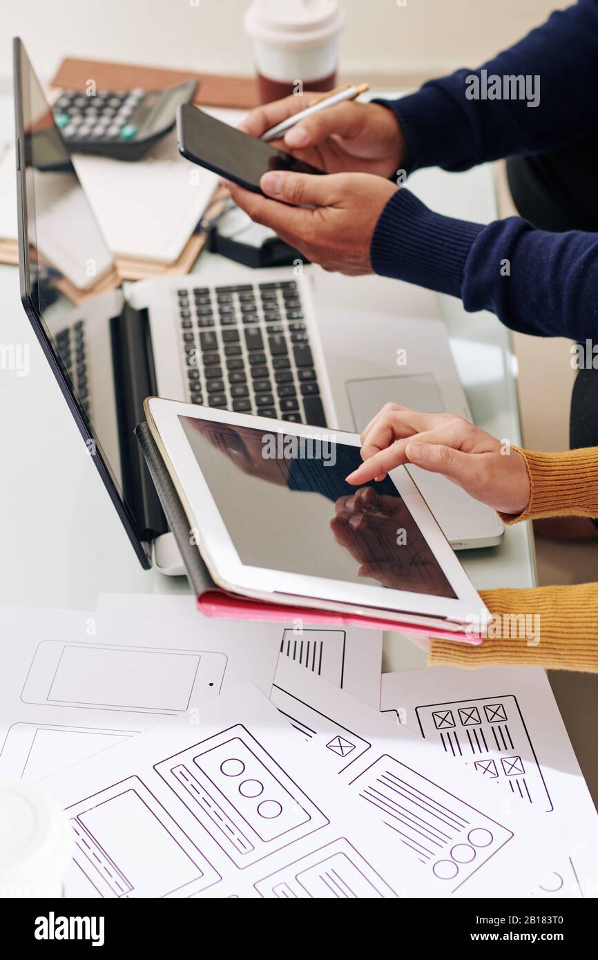 Front end developer hi-res stock photography and images - Alamy