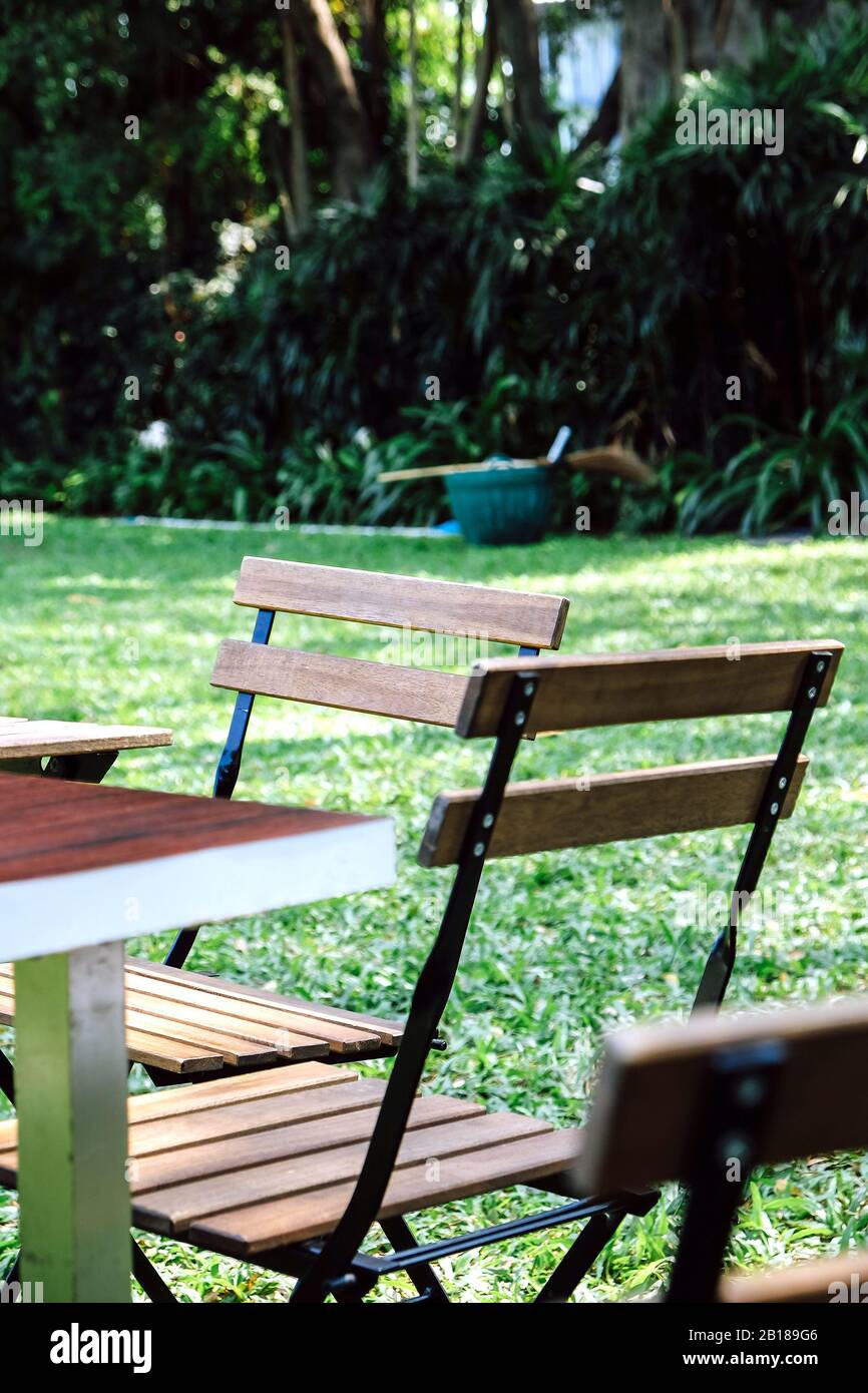 Table setting for a garden lunch Stock Photo - Alamy