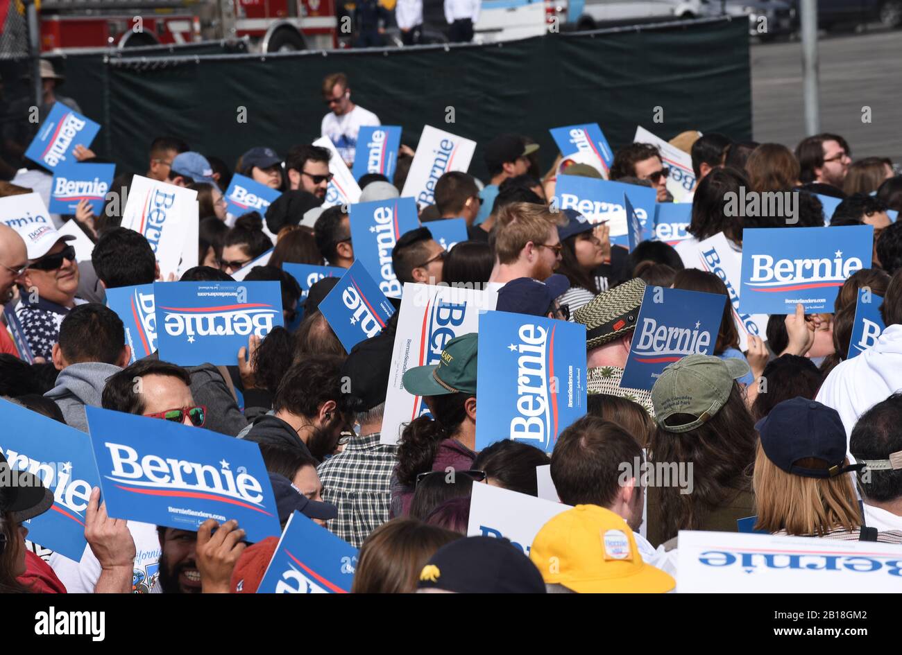Campaign signs hi-res stock photography and images - Alamy