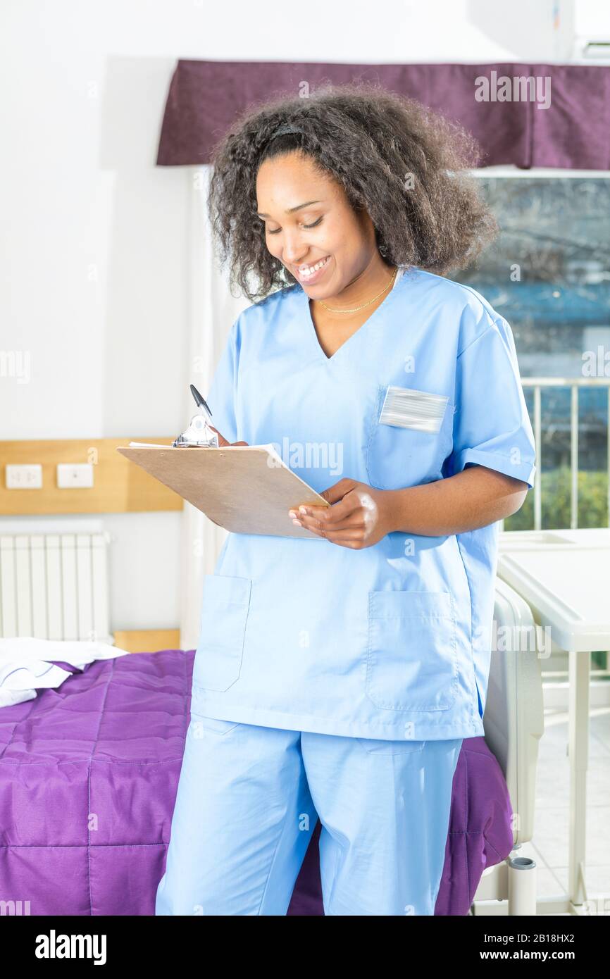 African nurse hi-res stock photography and images - Alamy