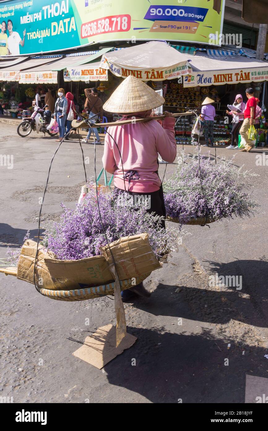 Lavender street vendor hi-res stock photography and images - Alamy