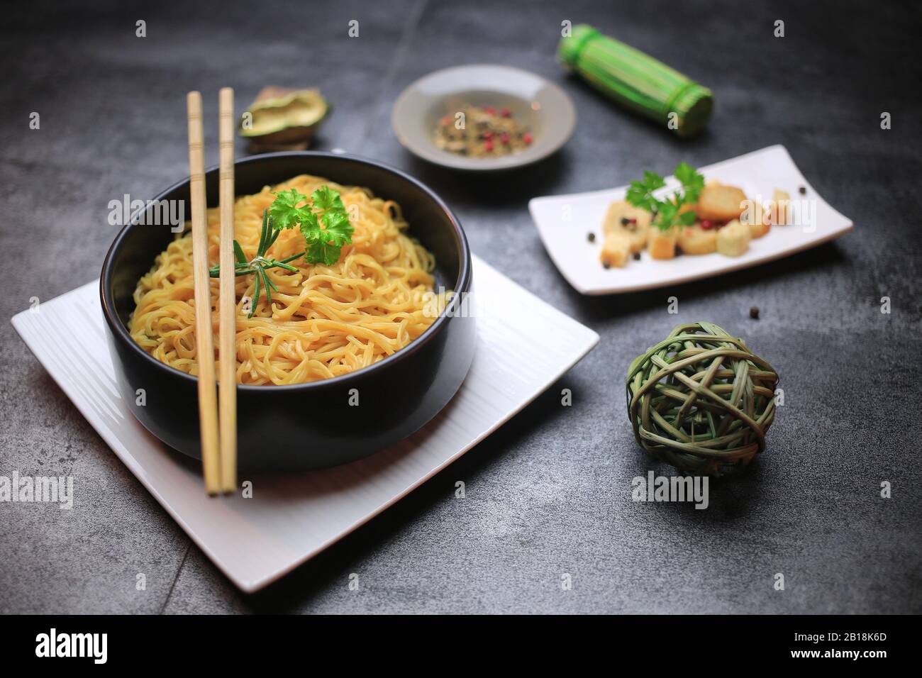 Traditional chinese food wok hi-res stock photography and images - Alamy