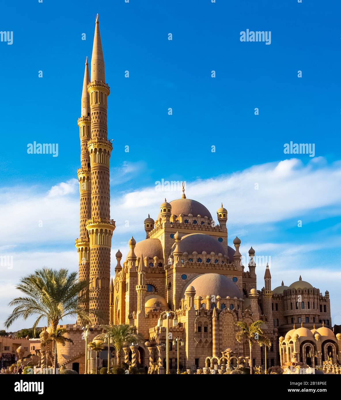 Old Market Mosque - Sharm El Sheikh - Al Sahaba Mosque Stock Photo - Alamy