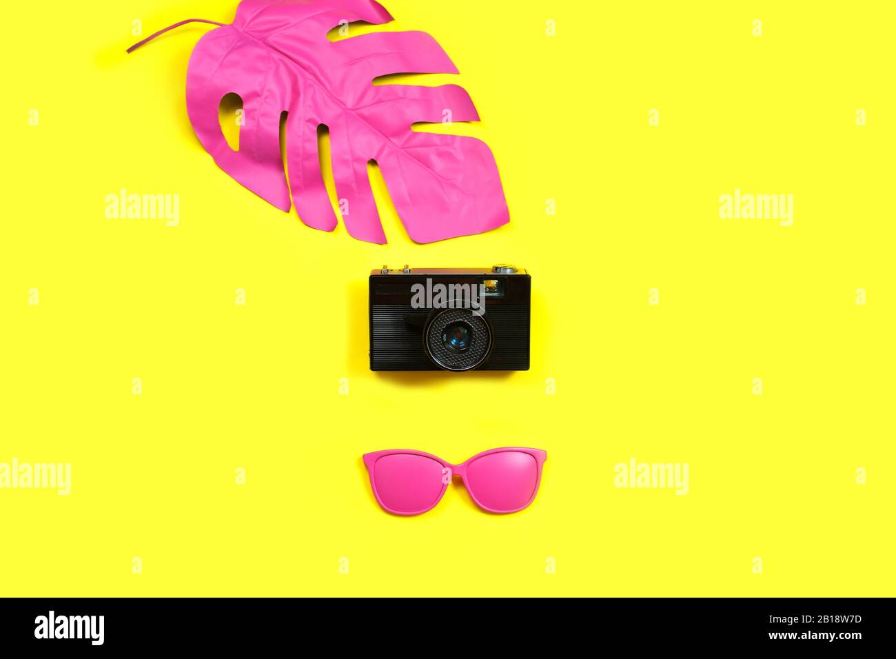 Vaporwave leaf hi-res stock photography and images - Alamy