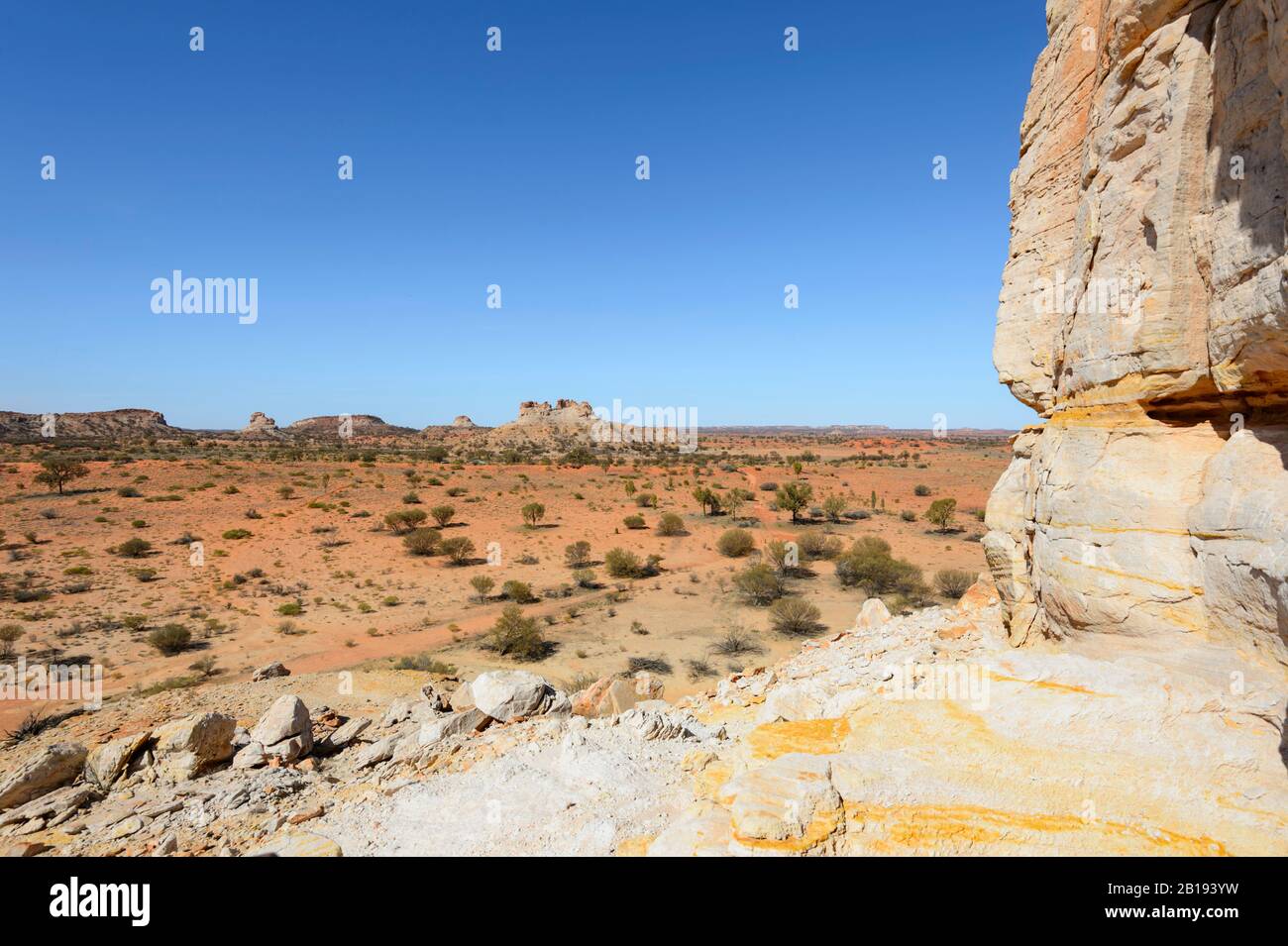 Scenic view of the arid Australian Outback around Chambers Pillar ...