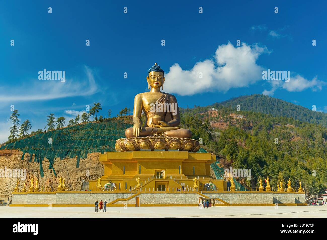 Buddha Dordenma statue in Thimphu, Bhutan Stock Photo - Alamy