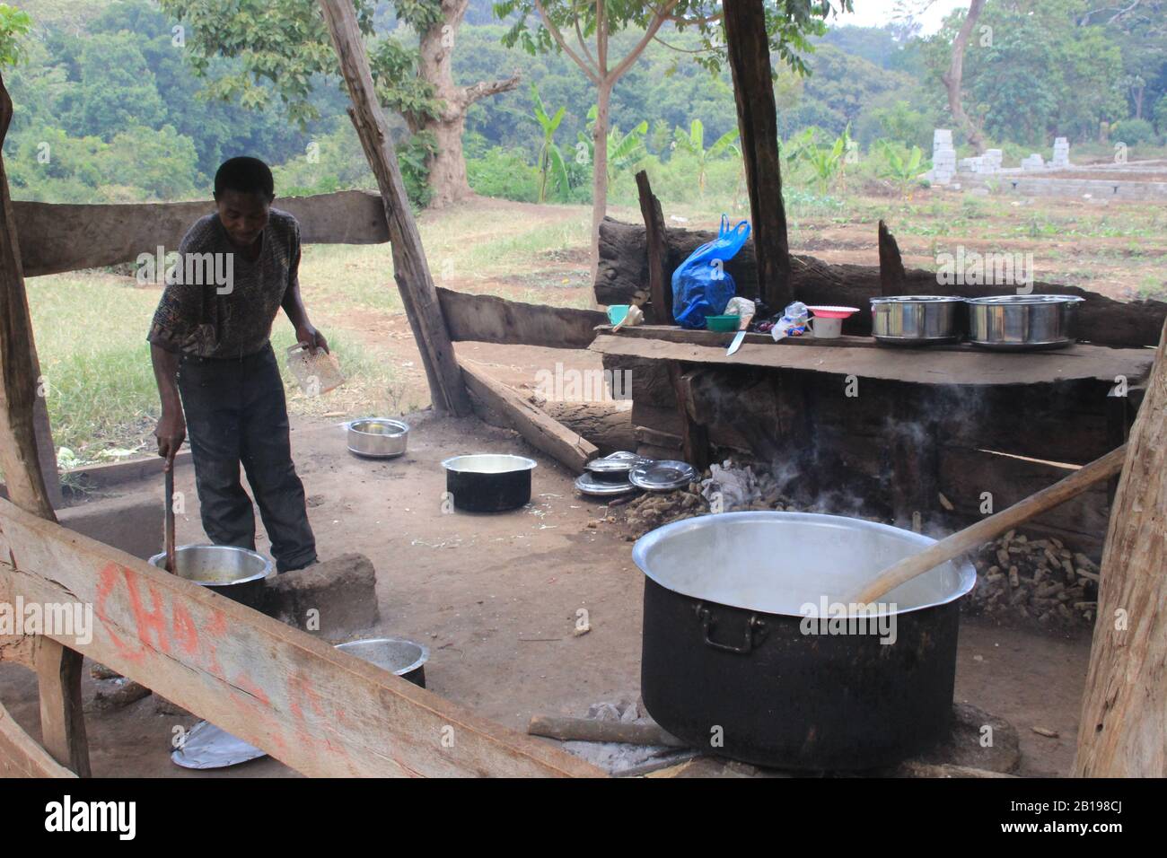 Kenya cooking kitchen hi-res stock photography and images - Alamy