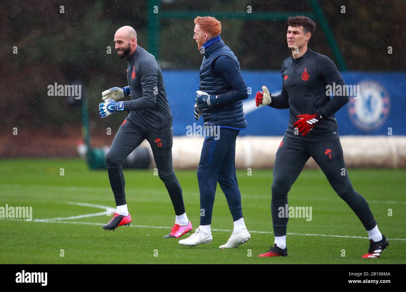 Chelsea goalkeeper Willy Caballero (left) and Kepa Arrizabalaga (right ...