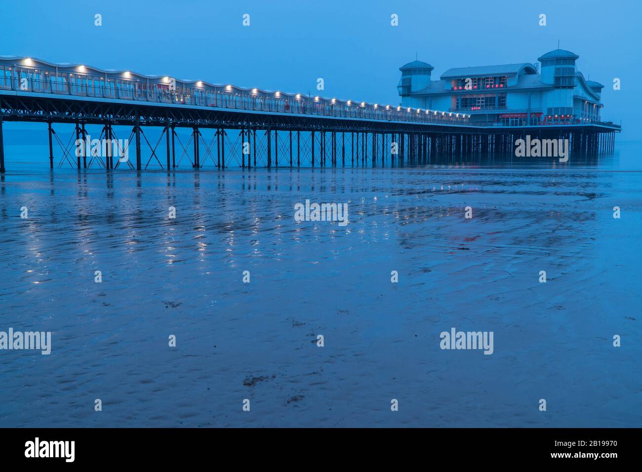 Grand pier lights hi-res stock photography and images - Alamy