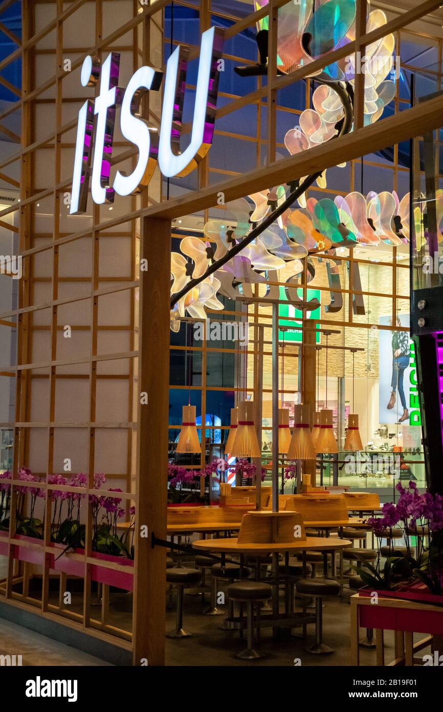 Itsu food shop hi-res stock photography and images - Alamy
