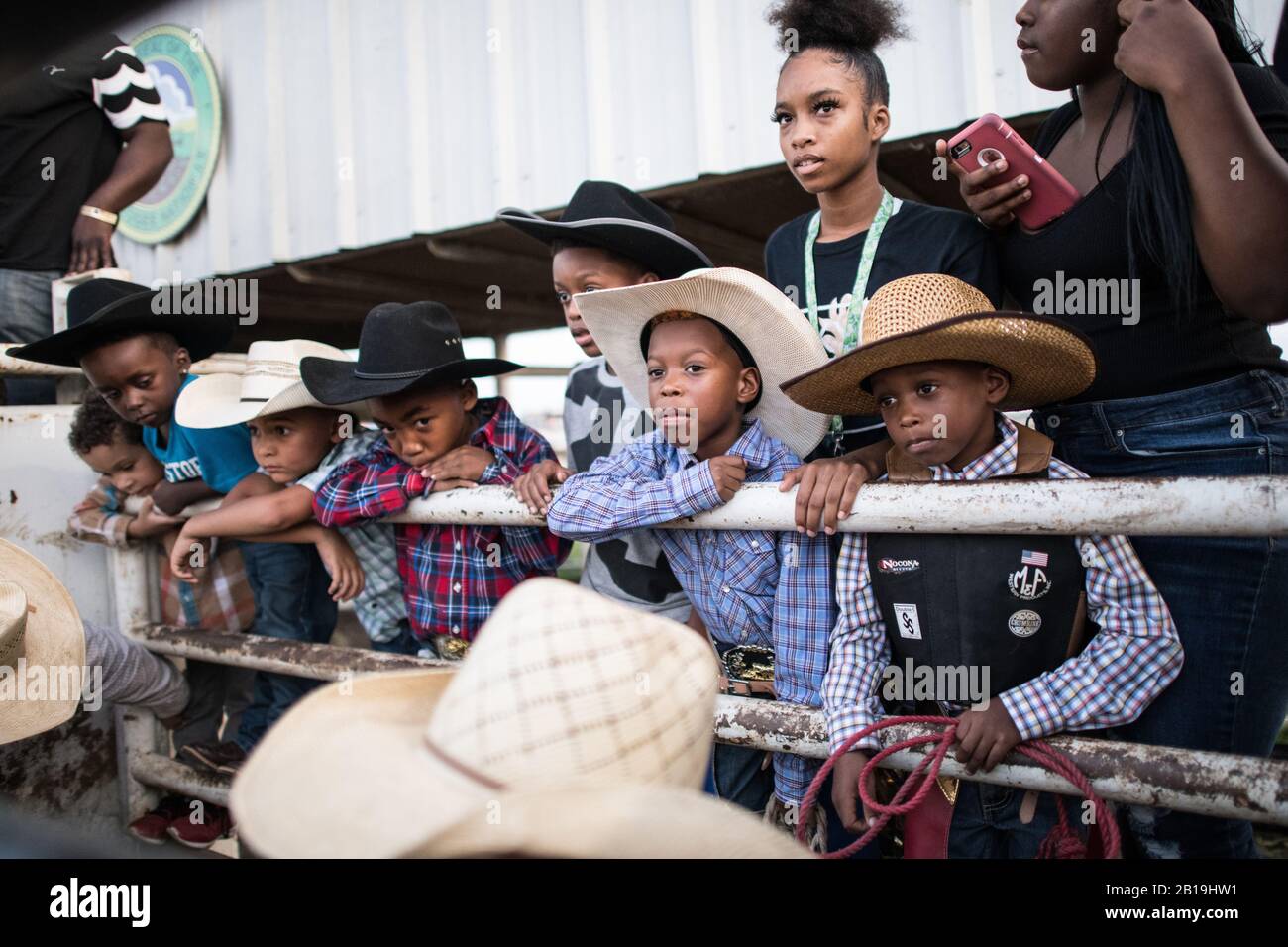 Kids riding sheep hi-res stock photography and images - Alamy