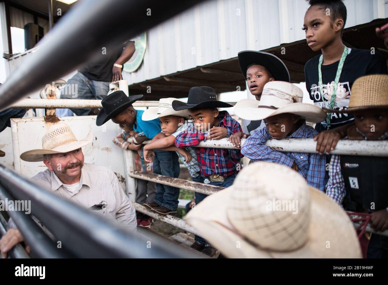 Kids riding sheep hi-res stock photography and images - Alamy