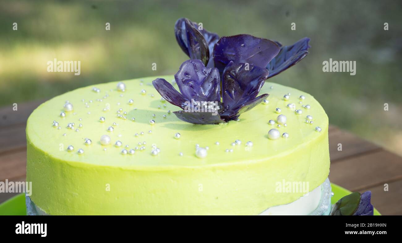 Green cake hi-res stock photography and images - Alamy