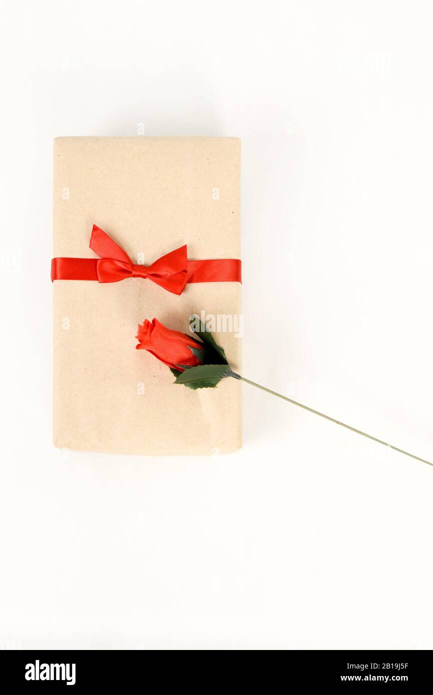 Kraft paper packaging hi-res stock photography and images - Alamy