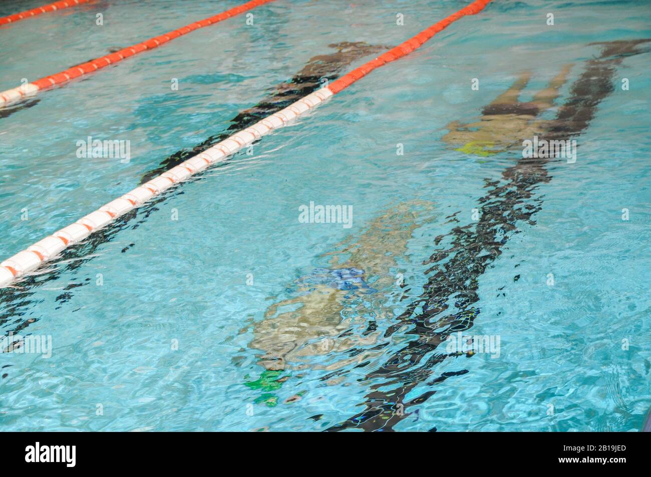 Men swimming hi-res stock photography and images - Alamy