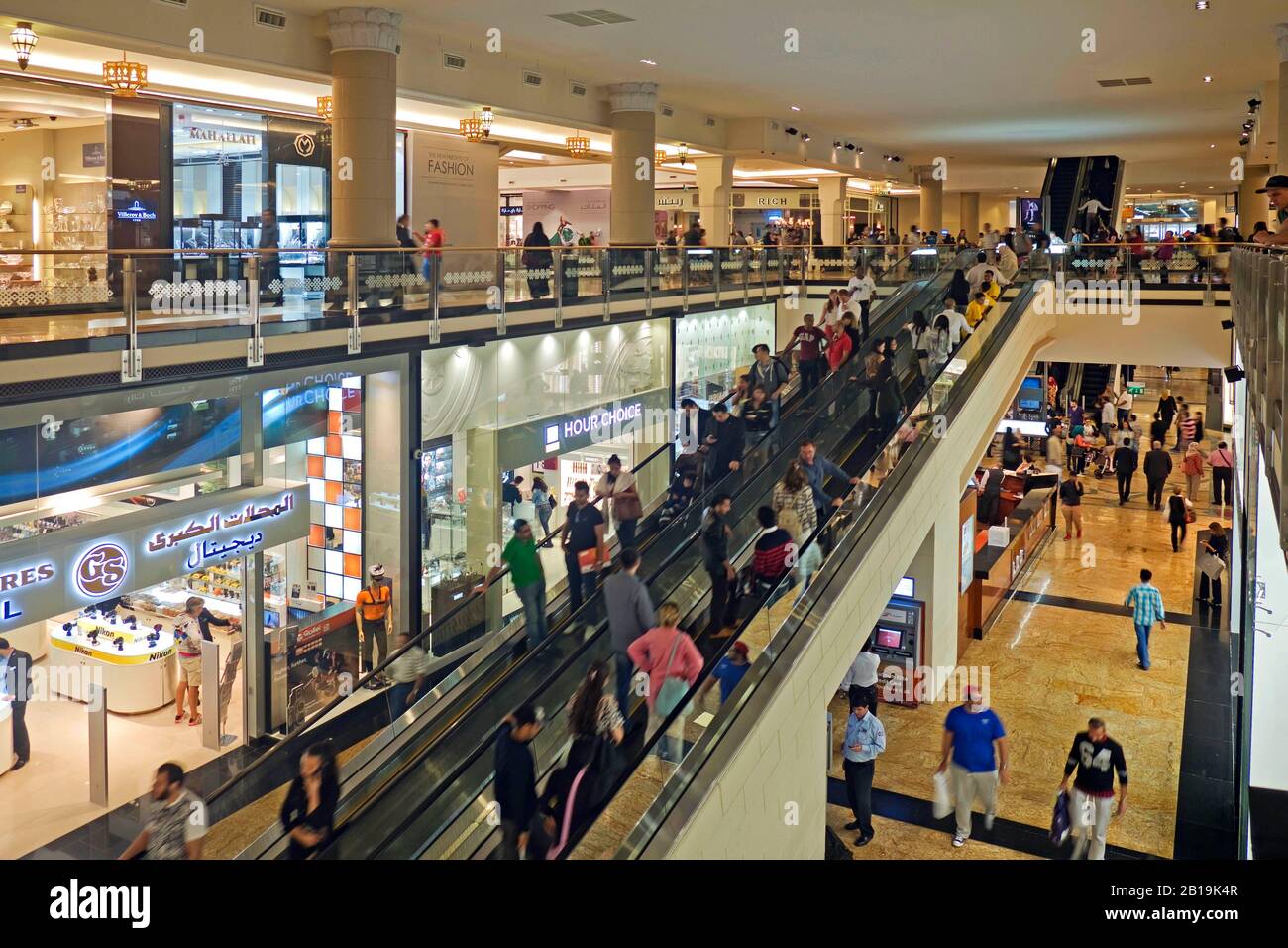 Mall of the Emirates in Dubai, Dubai, United Arab Emirates, Middle East ...