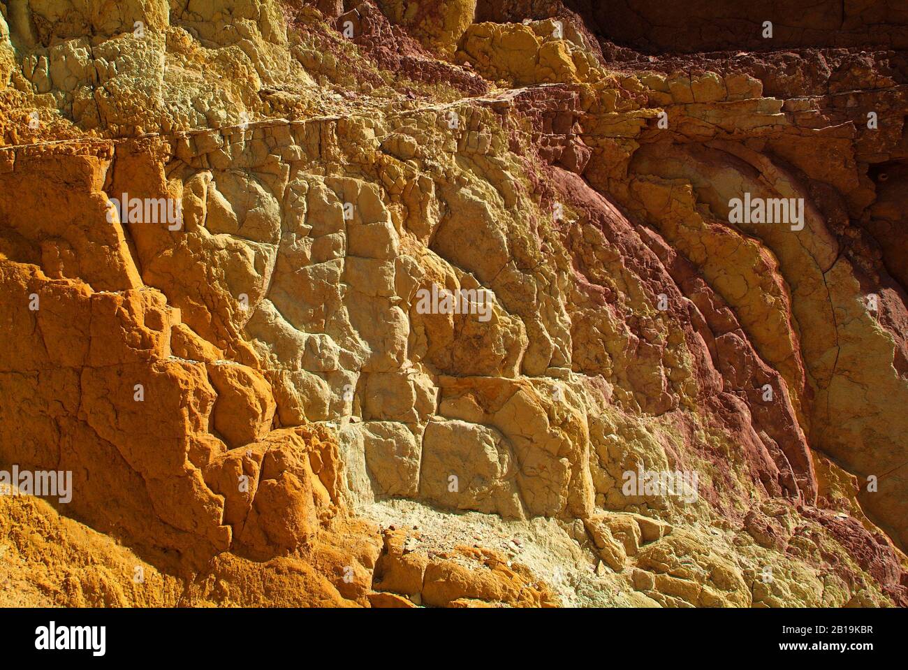 Australia, Ochre Pits in Mac Donnell Range, Aborigines use ochre color ...