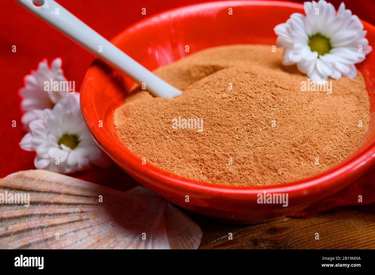 Healthy mud for body and hair treatment ingredient, natural organic red ...