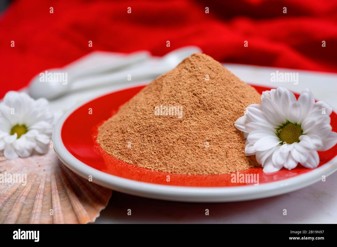 Healthy mud for body and hair treatment ingredient, natural organic red ...