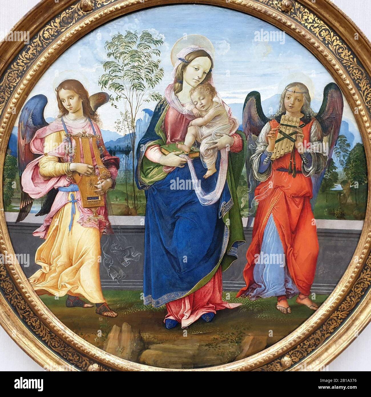 Maria mit kind und zwei engeln hi-res stock photography and images - Alamy