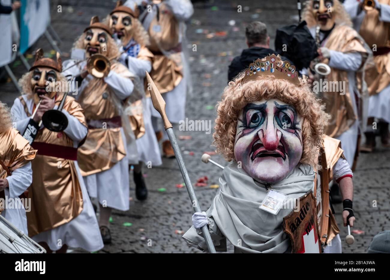 Duesseldorf, Germany. 24th Feb, 2020. Carnivalists walk in the Rose ...