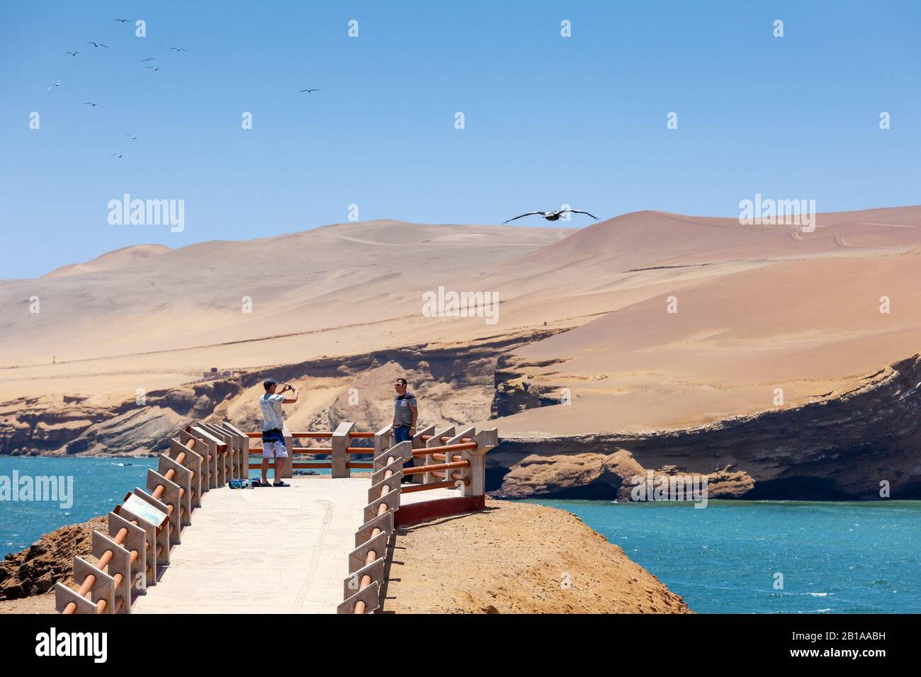 2019-12-05 Paracas National Reserve, Peru. Observation deck, people ...