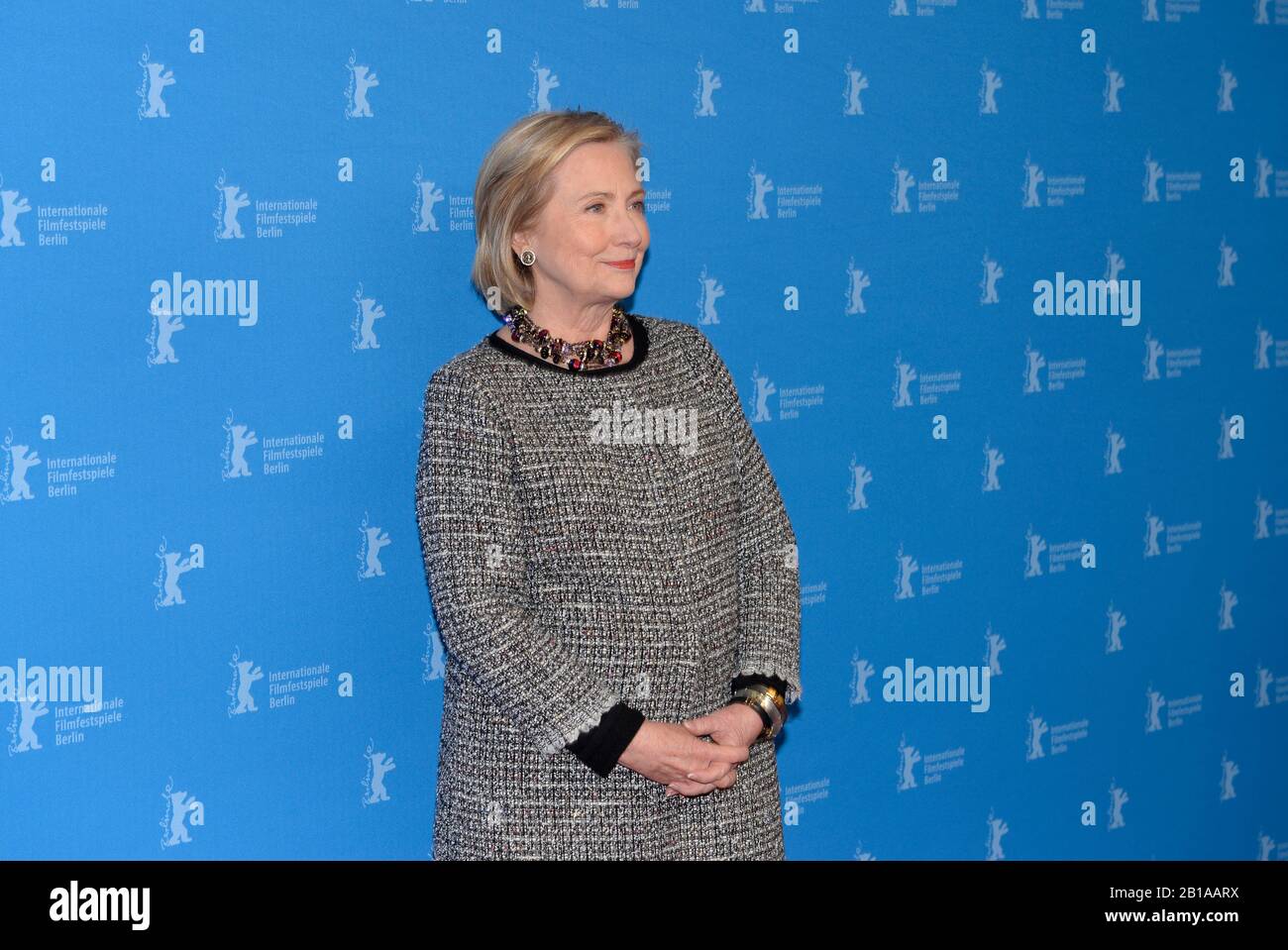 Hillary clinton portrait 2020 hi-res stock photography and images - Alamy