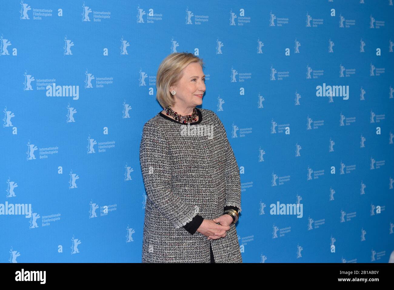 Hillary clinton portrait 2020 hi-res stock photography and images - Alamy