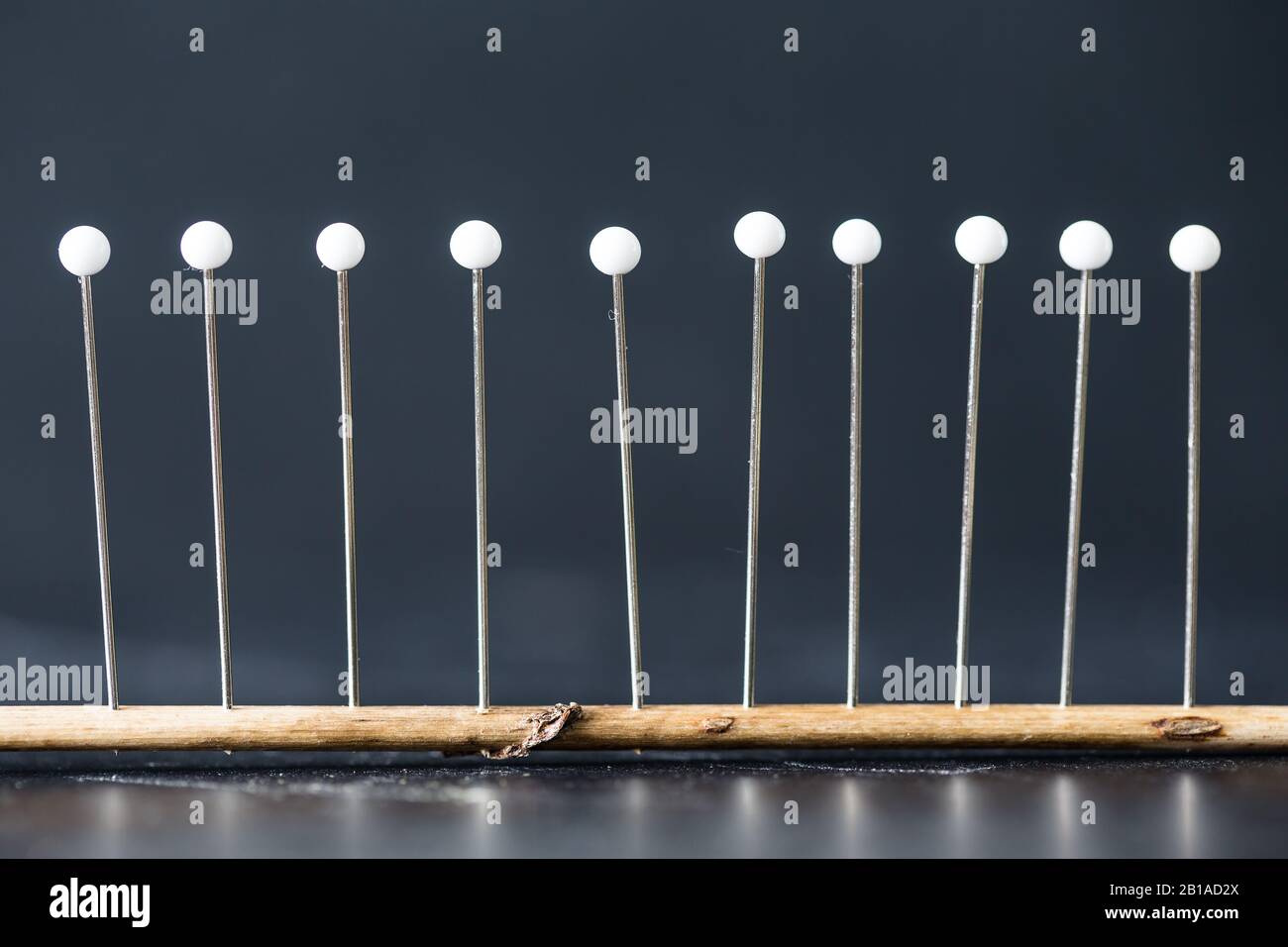 Needles and fabric hi-res stock photography and images - Alamy