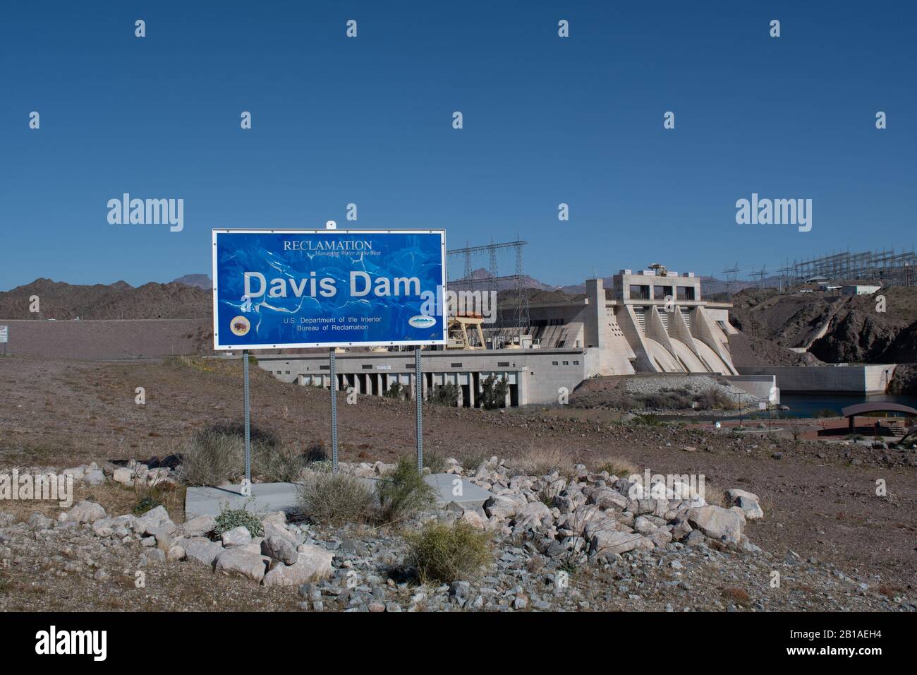 Davis Dam on the Colorado River forms Lake Mohave, near Laughlin NV ...
