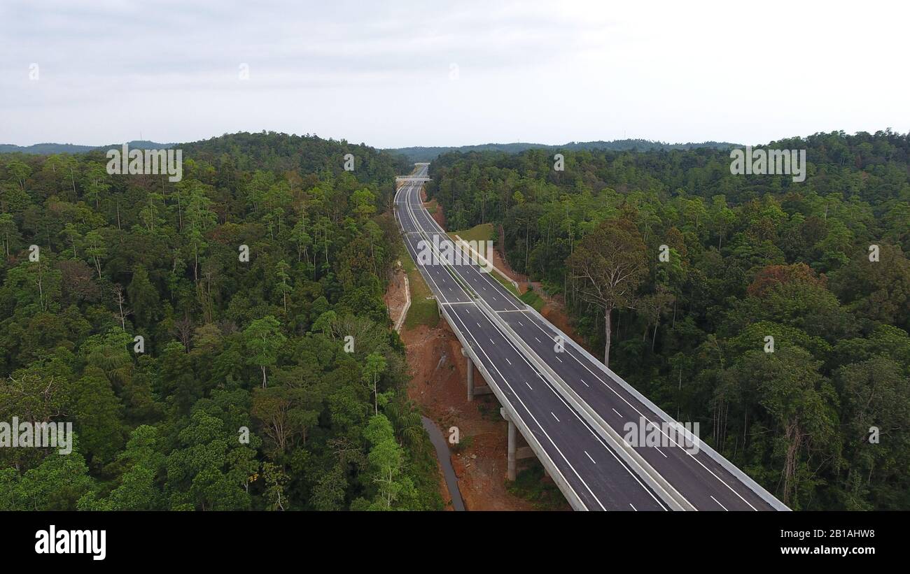 (200224) -- COLOMBO, Feb. 24, 2020 (Xinhua) -- Aerial photo taken on ...