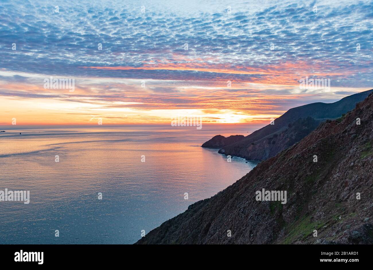 Moher cliff hike hi-res stock photography and images - Alamy