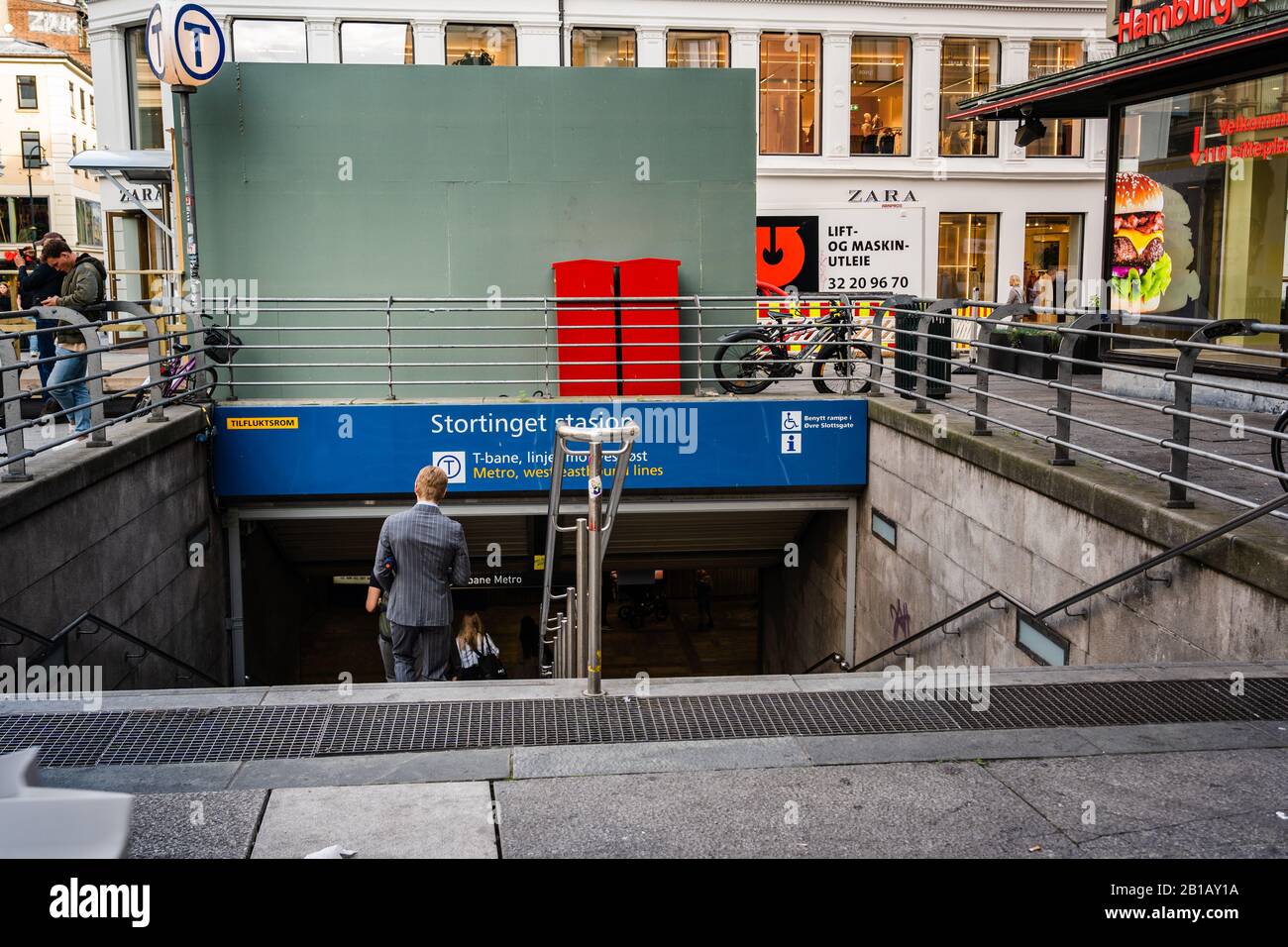 Stortinget stasion hi-res stock photography and images - Alamy
