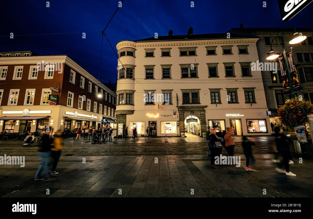 Linz and square hi-res stock photography and images - Alamy