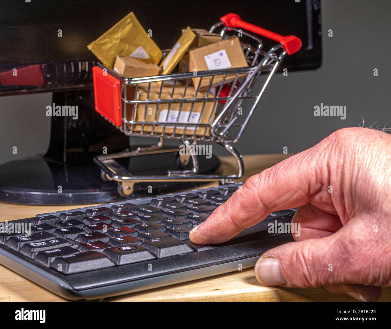 Parcels trolley hi-res stock photography and images - Alamy