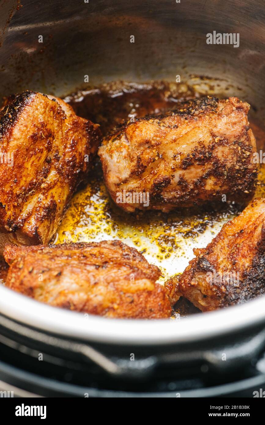 Cooked pork shoulder hi-res stock photography and images - Alamy