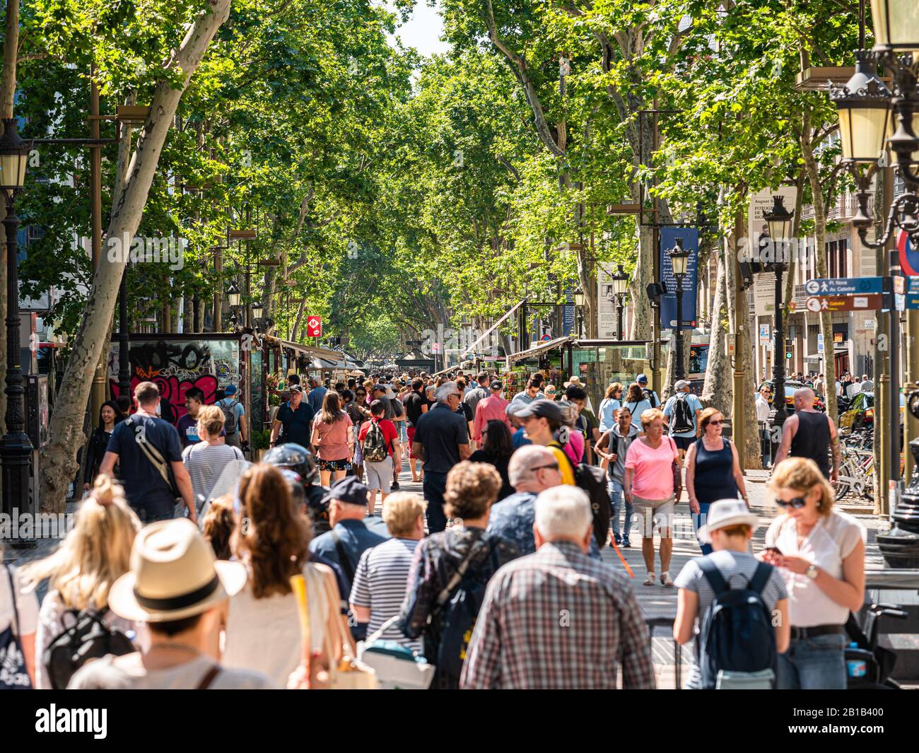 BARCELONA, SPAIN - JUNE 03, 2019: Crowd Of People And Central Downtown ...