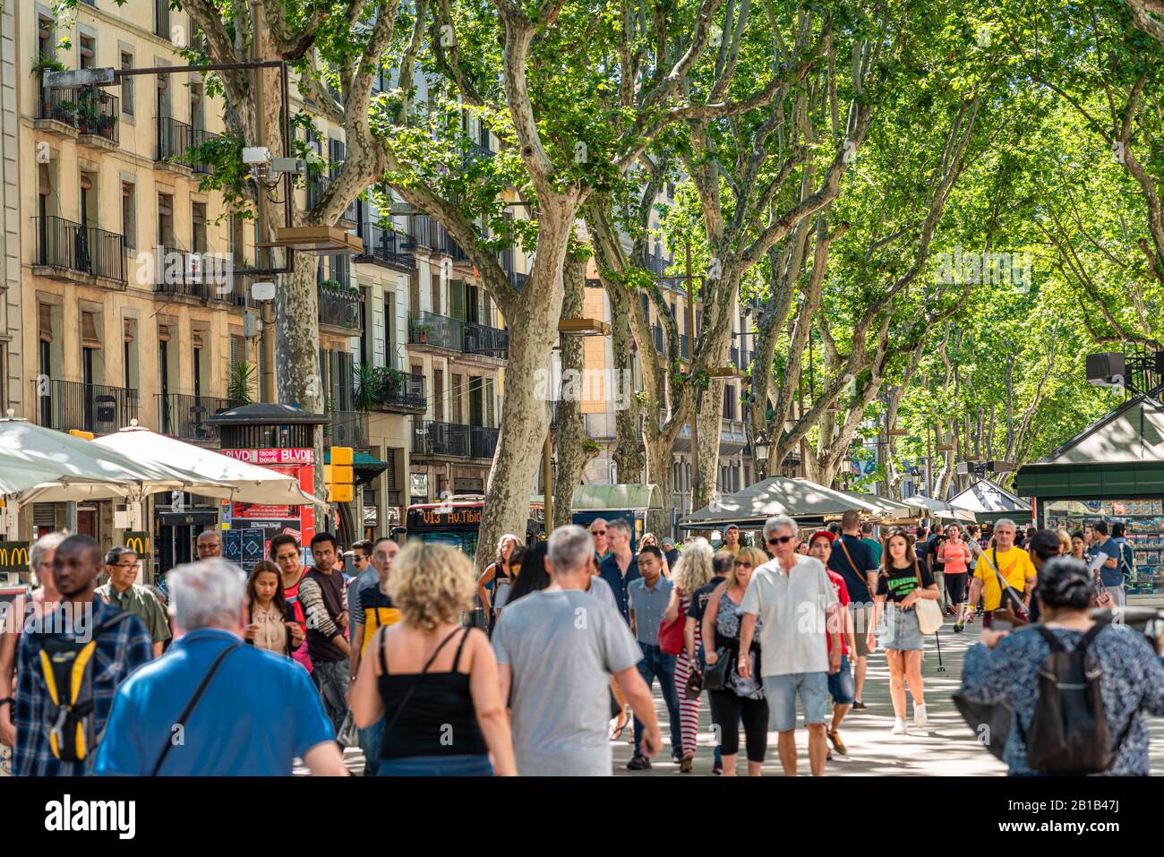 BARCELONA, SPAIN - JUNE 03, 2019: Crowd Of People And Central Downtown ...