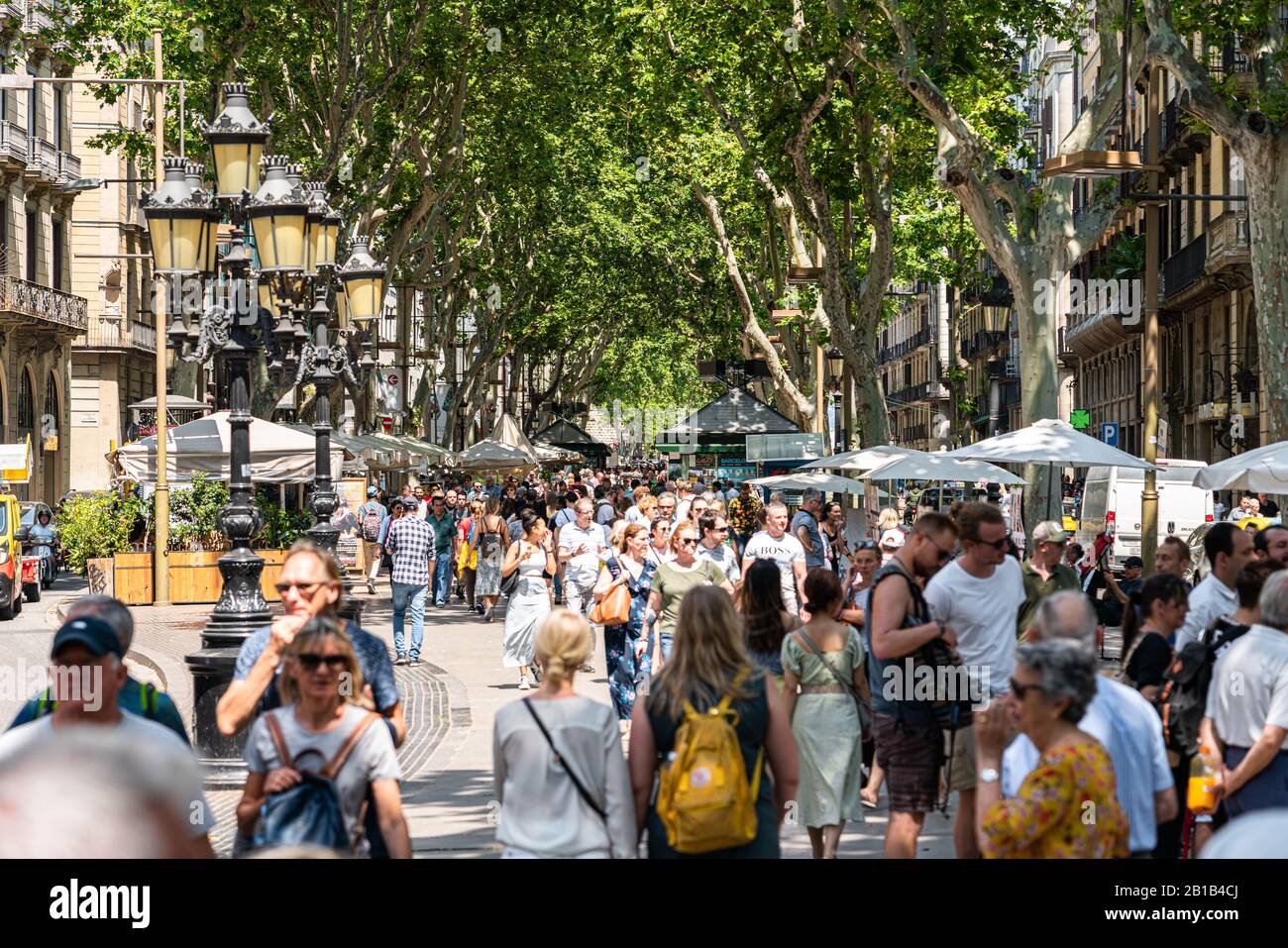 BARCELONA, SPAIN - JUNE 03, 2019: Crowd Of People And Central Downtown ...