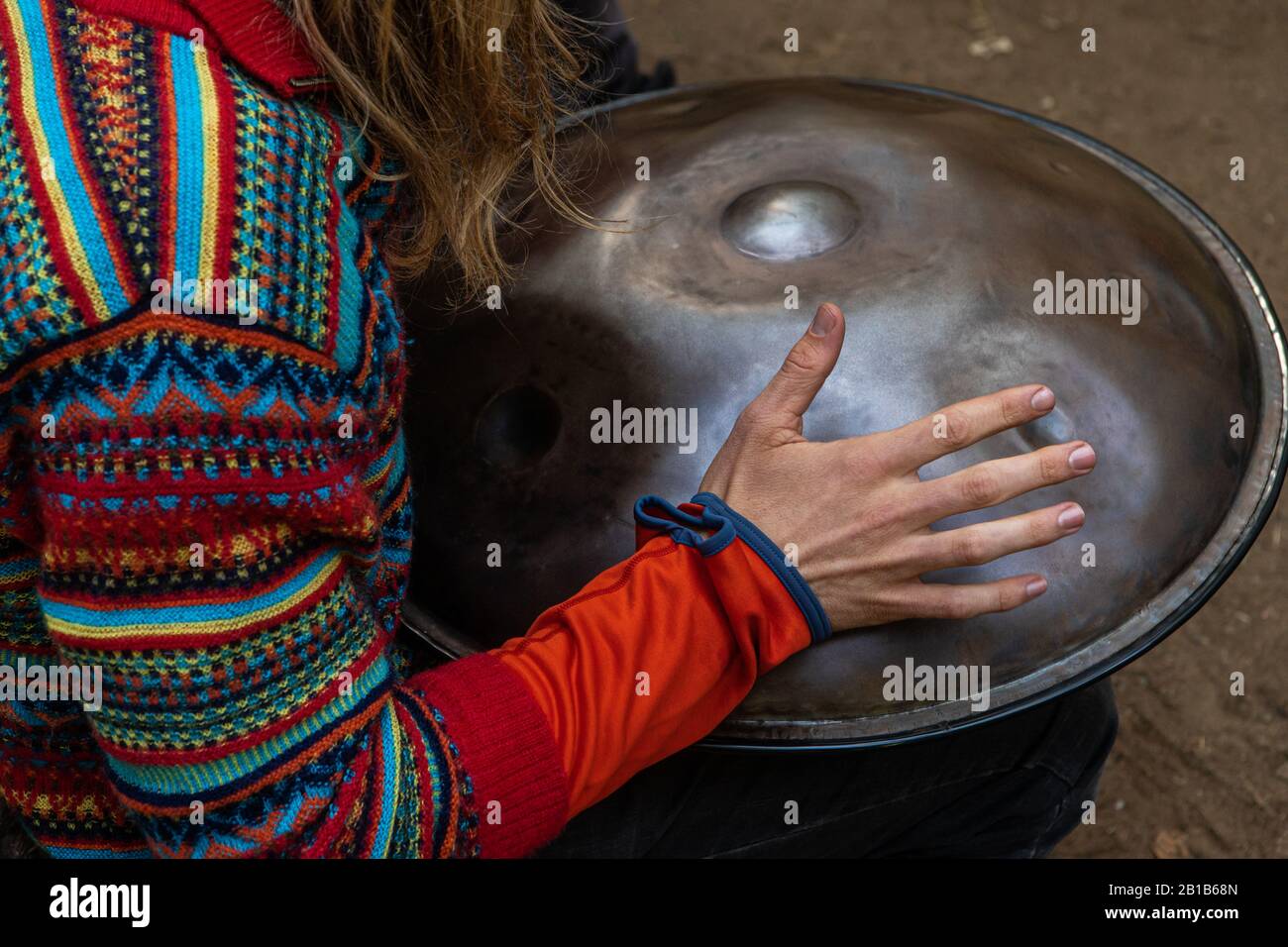Indigenous person drum hi-res stock photography and images - Alamy