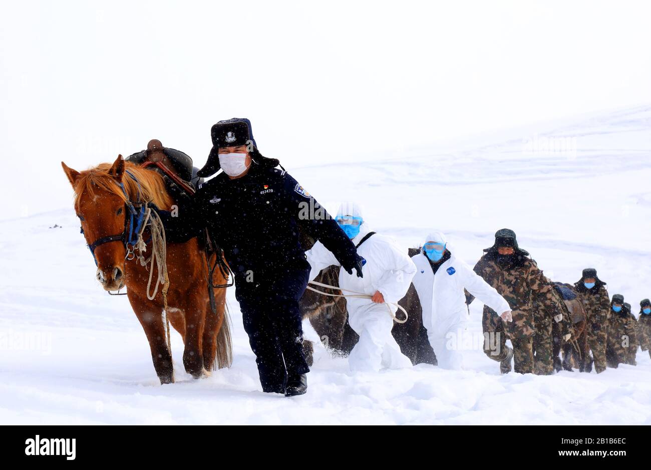Chinese police officers hi-res stock photography and images - Alamy