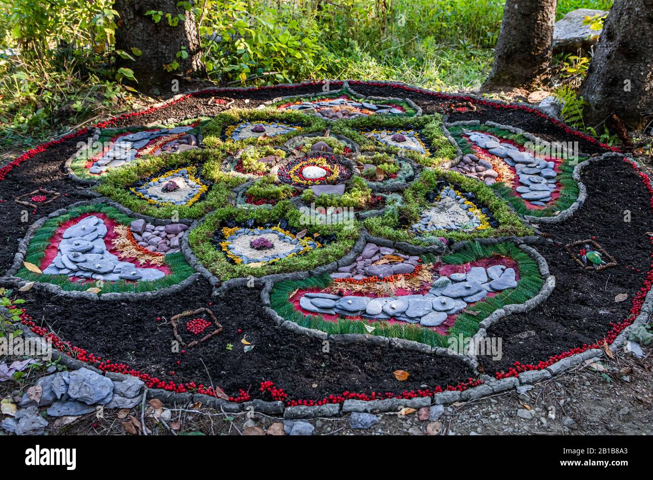 Foraged craft hi-res stock photography and images - Alamy