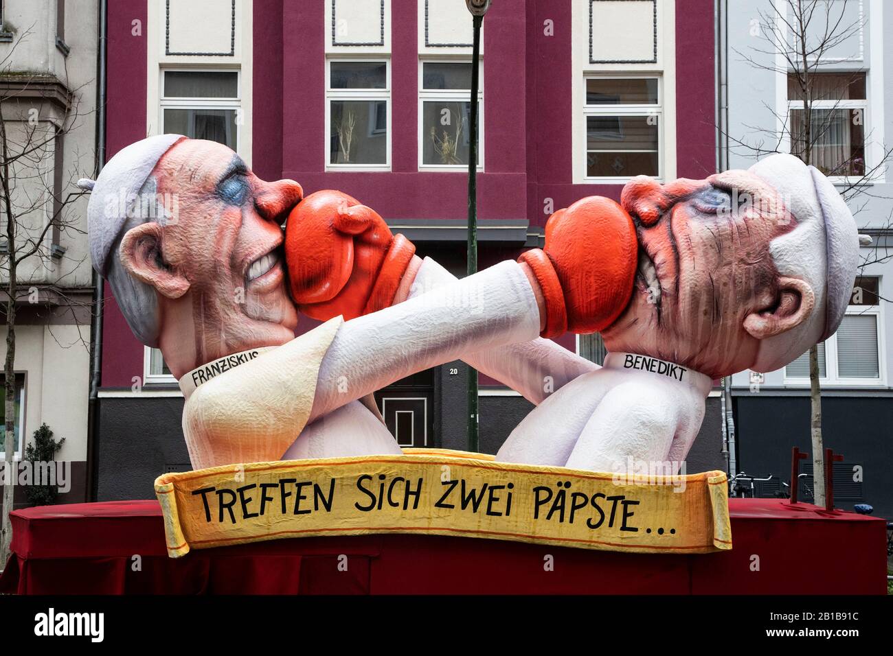 Dusseldorf, Germany. 24th Feb, 2020. Rosenmontag carnival parade in ...