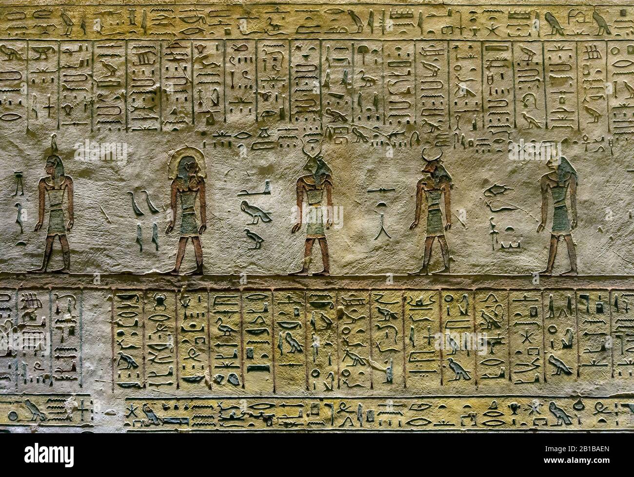 ancient color egypt images on wall Stock Photo - Alamy