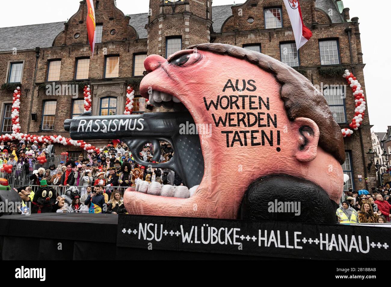 Dusseldorf, Germany. 24th Feb, 2020. Rosenmontag carnival parade in ...