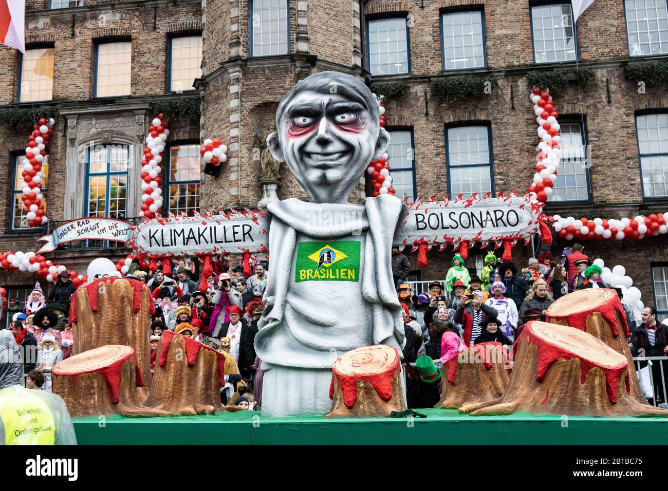 Dusseldorf, Germany. 24th Feb, 2020. Rosenmontag carnival parade in ...
