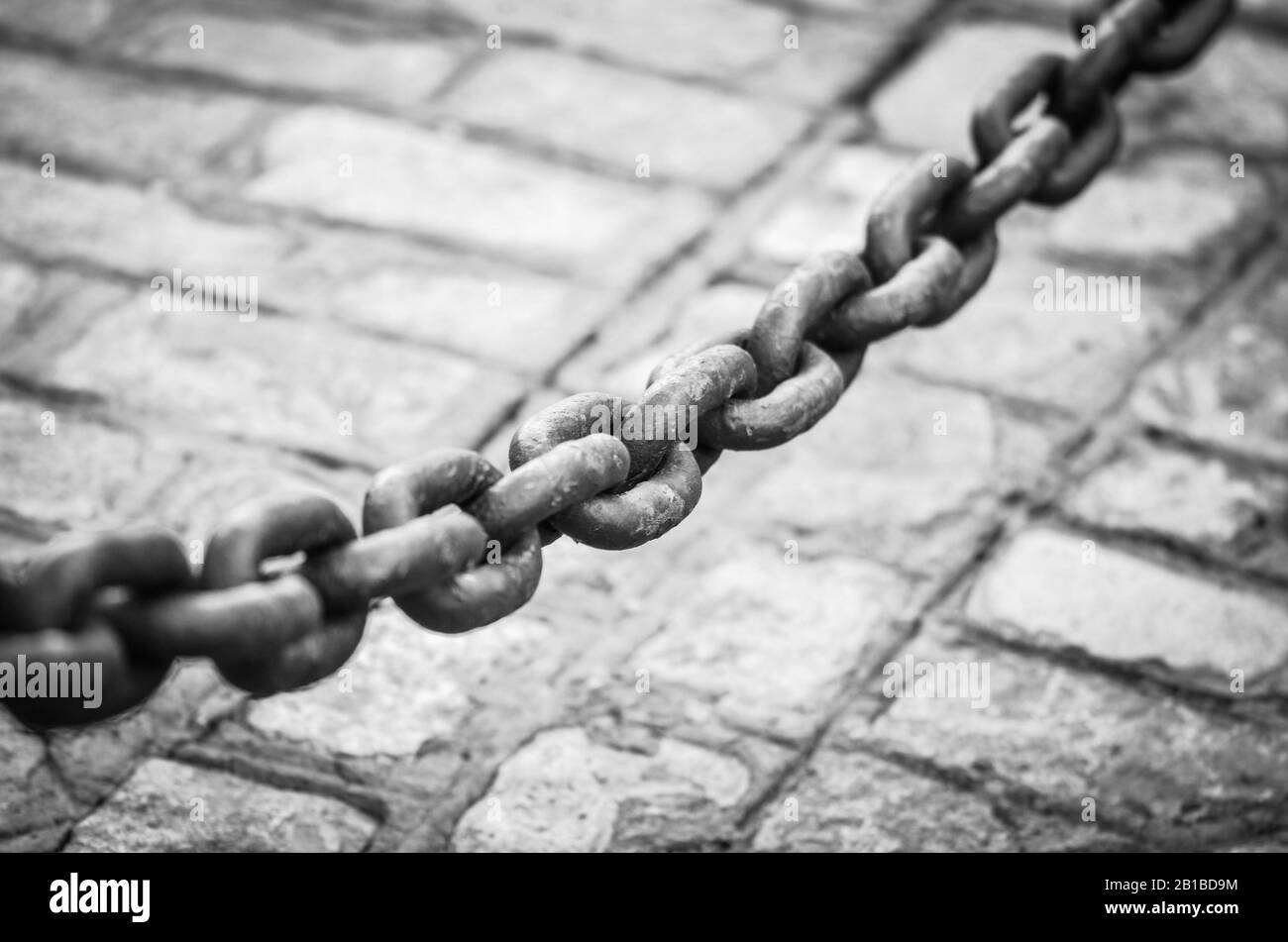 old chain close up view Stock Photo - Alamy