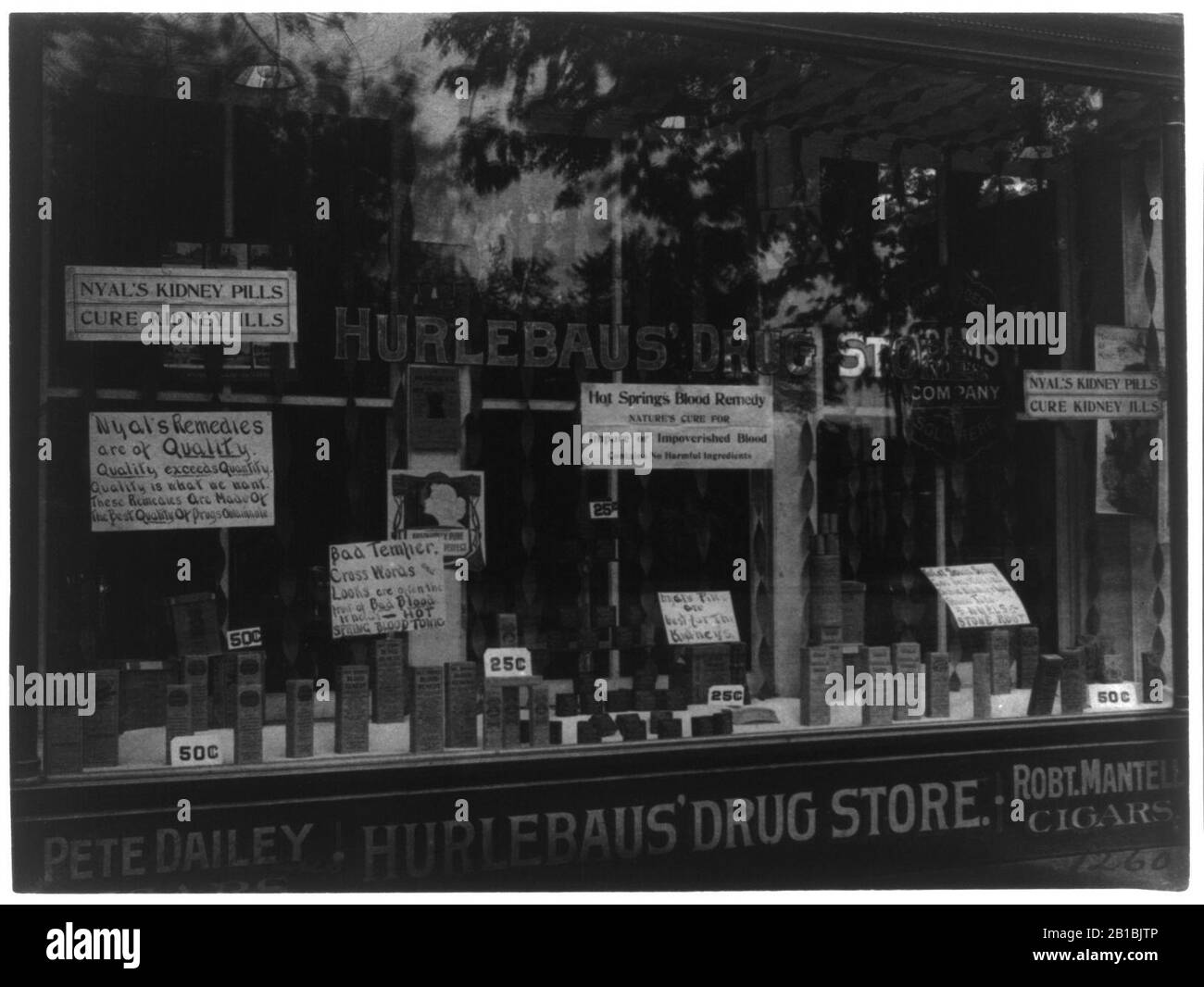 Drug store history Black and White Stock Photos & Images - Alamy